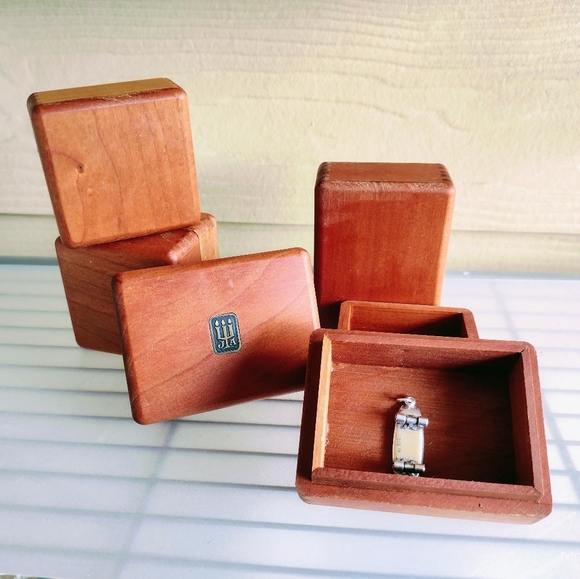 James Avery | Jewelry | Left Retired James Avery Signature Keepsake ...